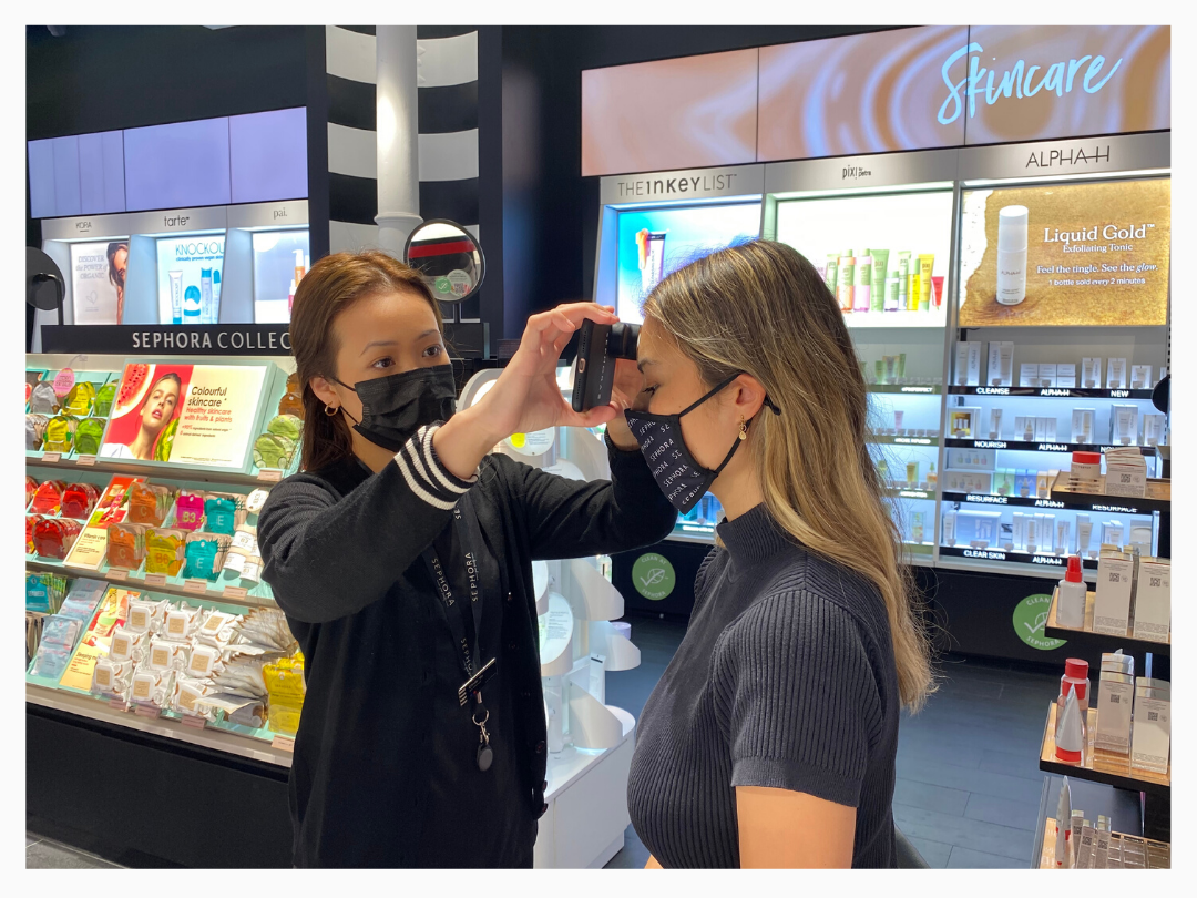 A Sephora usa estojos de PDV personalizados da InVue para lançar o Skin ...